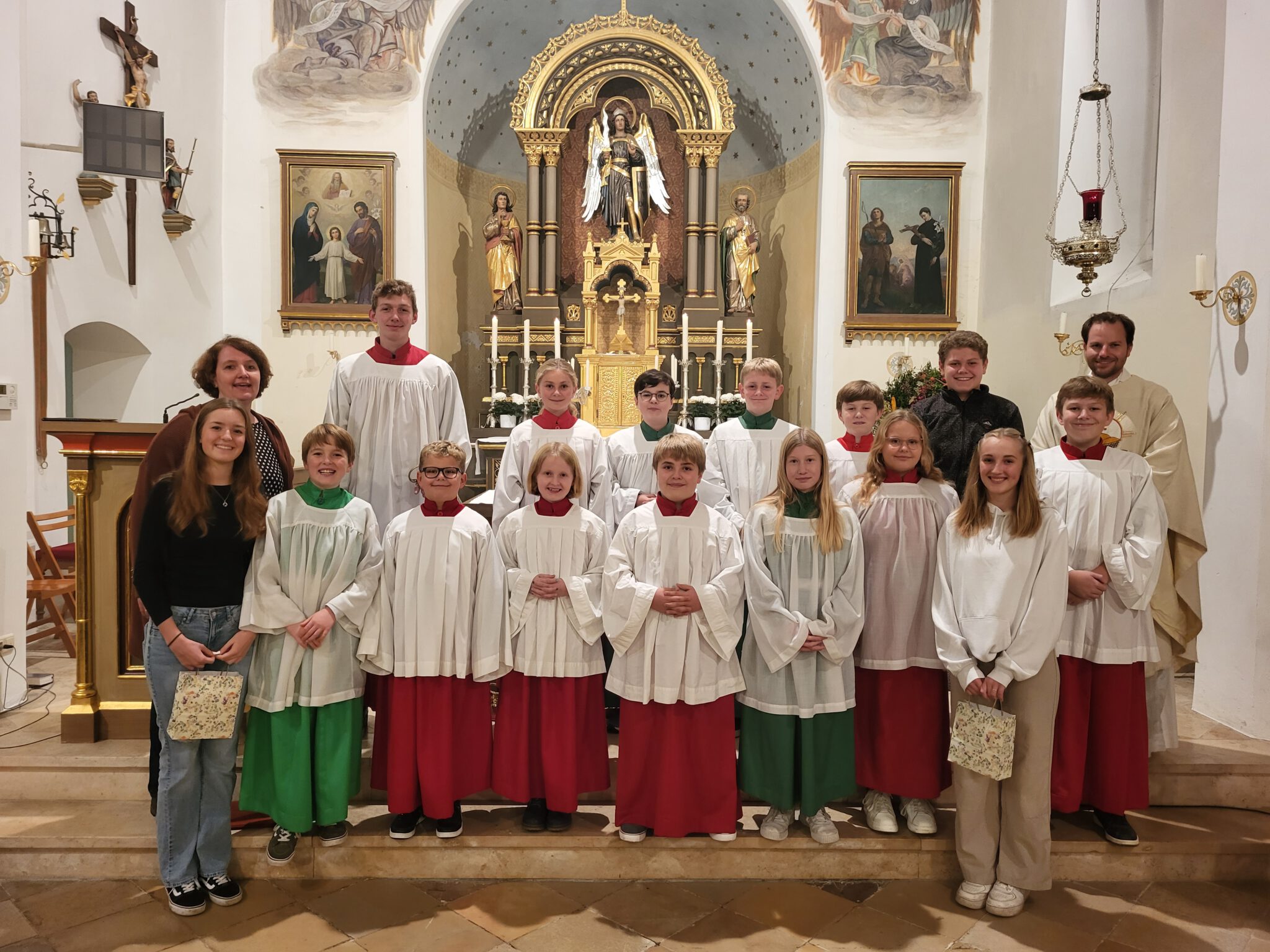 Neuaufnahme & Verabschiedung bei den Ministranten Schatzhofen – Pfarreiengemeinschaft